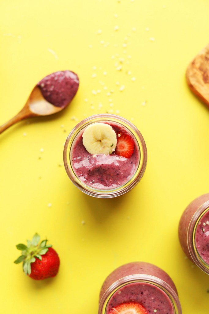 Banana & Berry Hemp Seed Pudding | Minimalist Baker Recipes
