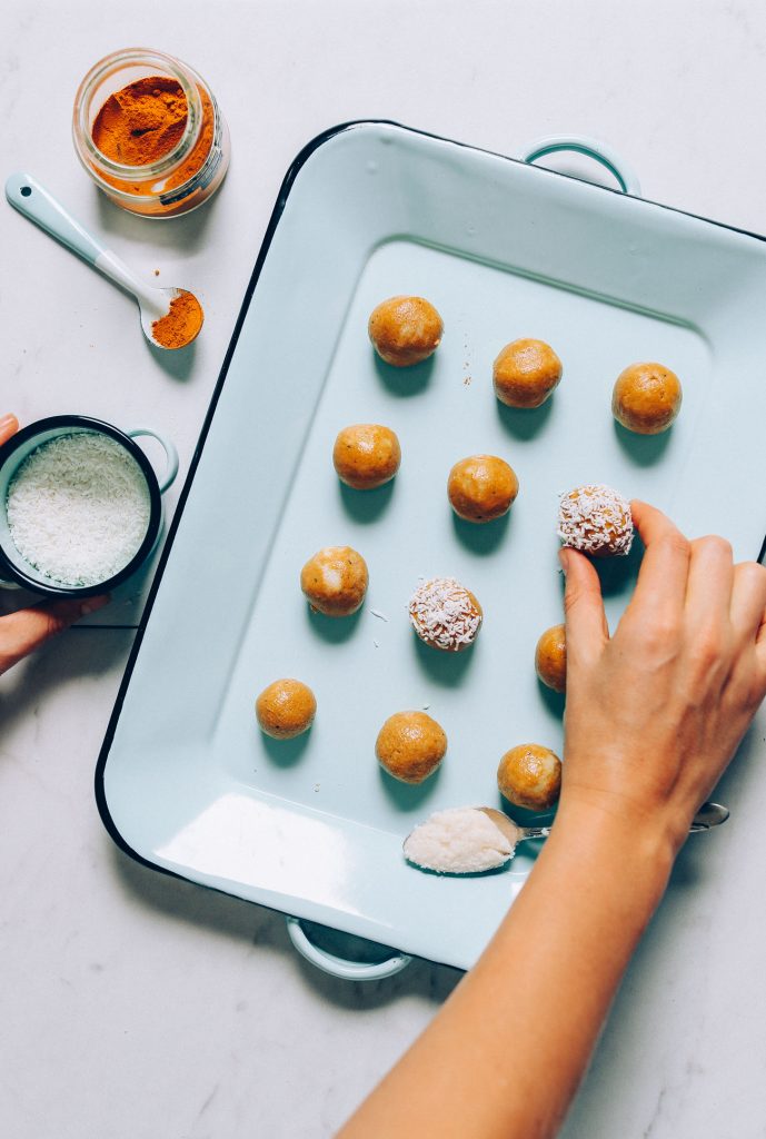 5-Ingredient Golden Milk Snack Bites | Minimalist Baker Recipes