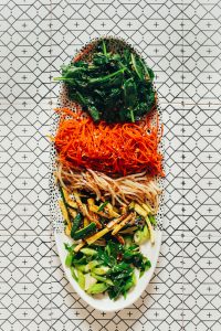 Easy Bibimbap with Gochujang Sauce | Minimalist Baker Recipes