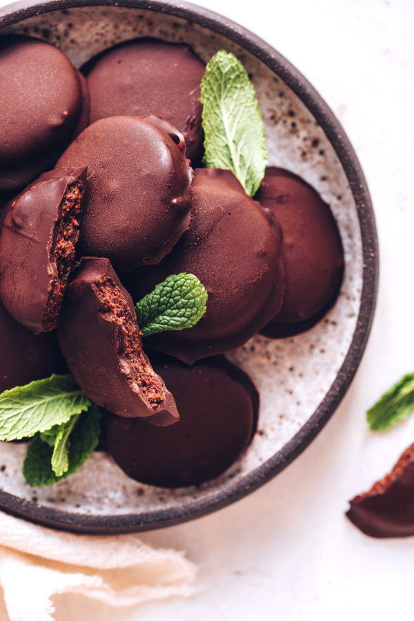 The BEST Thin Mints (V/GF) - Minimalist Baker Recipes