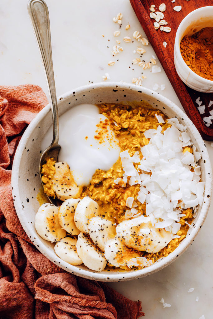 Golden Milk Overnight Oats - Minimalist Baker Recipes