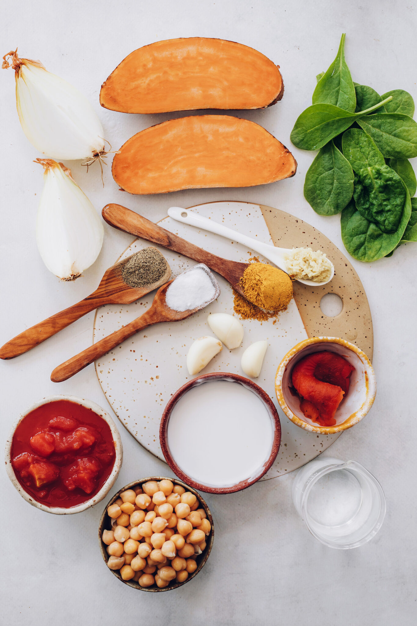 Roasted Red Pepper Chickpea Curry - Minimalist Baker Recipes