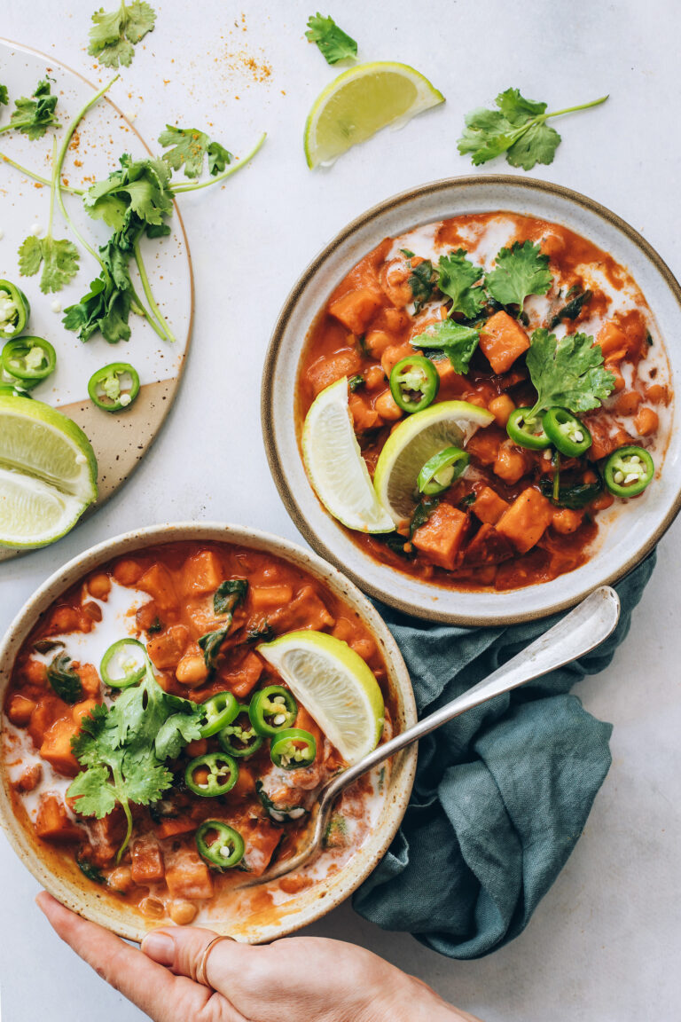Roasted Red Pepper Chickpea Curry - Minimalist Baker Recipes