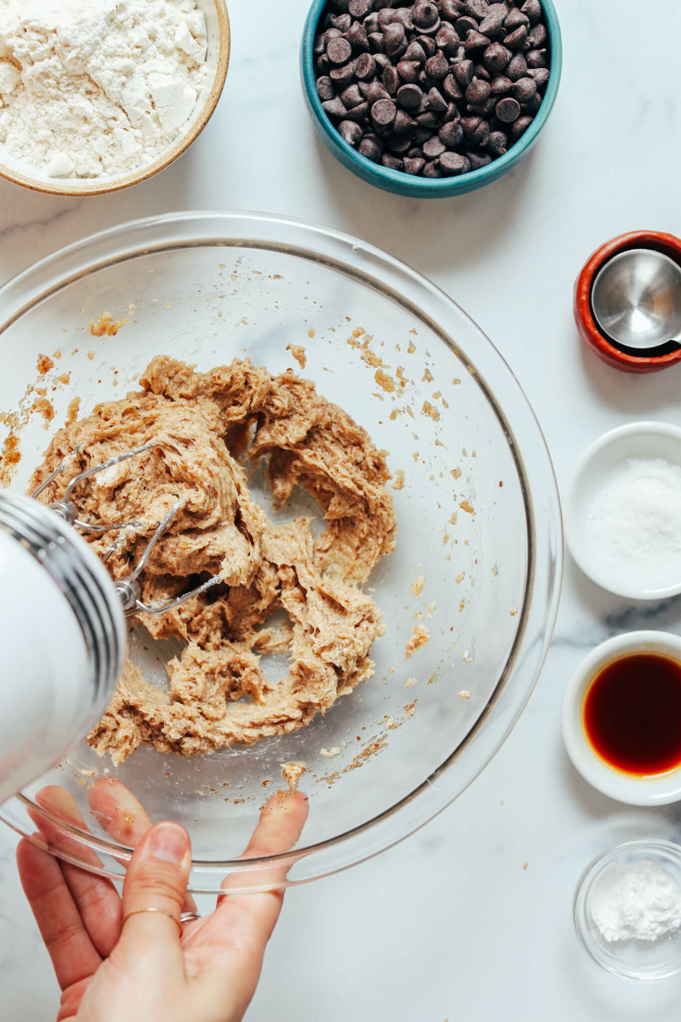 Vegan Gluten-Free Chocolate Chip Cookies - Minimalist Baker