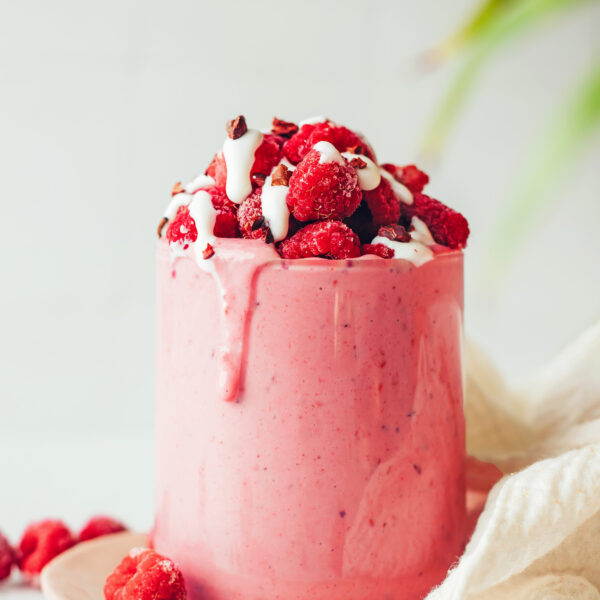 Detoxifying Beet & Berry Smoothie (3 Ingredients!) - Minimalist Baker ...