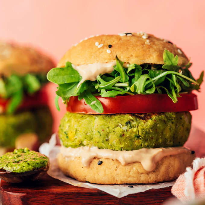 Pesto Veggie Burgers with Balsamic Aioli - Minimalist Baker