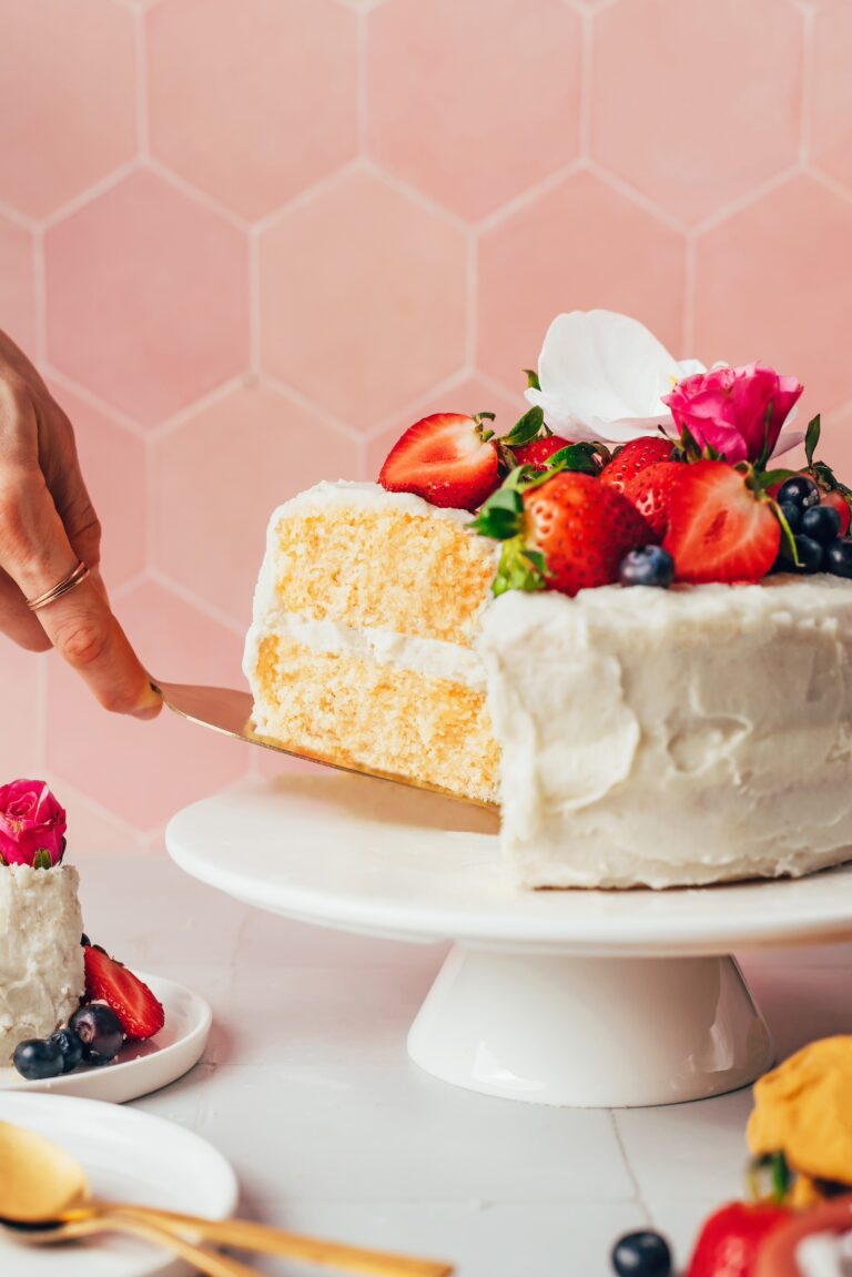 The BEST Gluten-Free Vanilla Cake (1 Bowl!) - Minimalist Baker Recipes